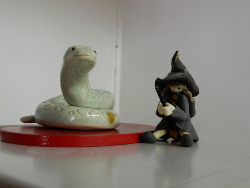 白蛇様も見ております。- white snake is also watching | Ryo Hula Studio - リョウフラスタジオ